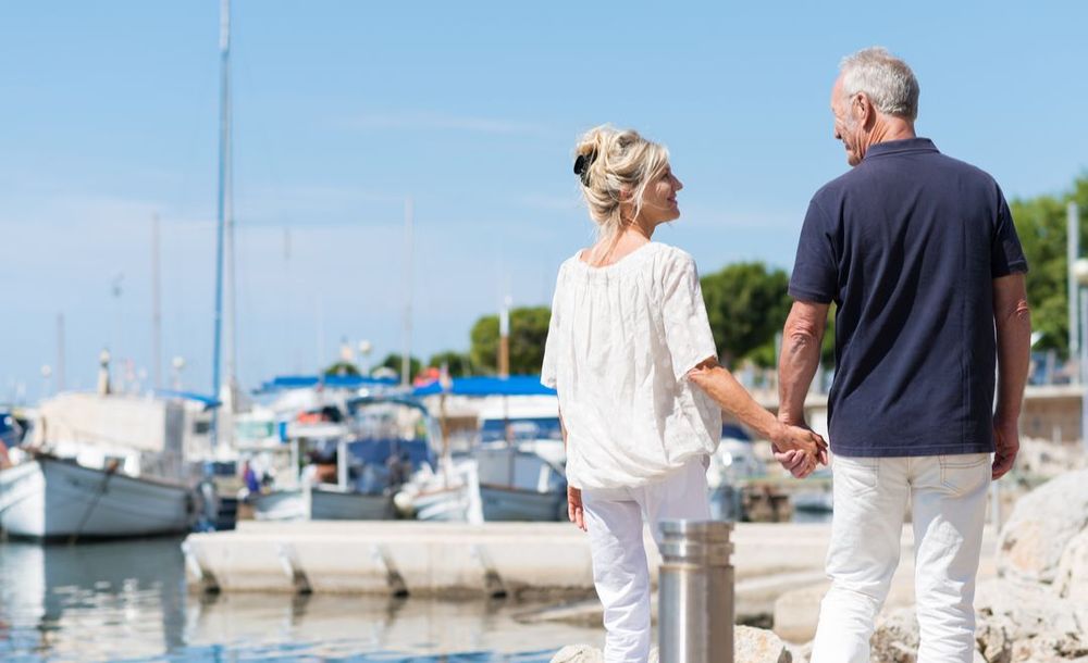 Retiring in Spain 2025: Pros and Cons, Visas & Pensions | Kyero