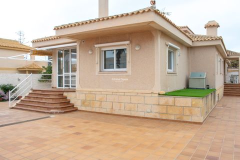 Villa te koop in La Manga Del Mar Menor, Murcia - € 620.000 | Ref: SIS ...