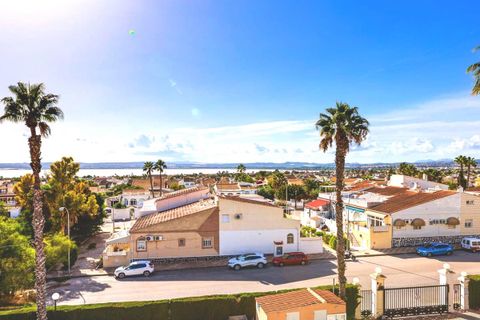 Appartement te koop in Torrevieja, Alicante - € 136.995 | Ref: WM19743 ...