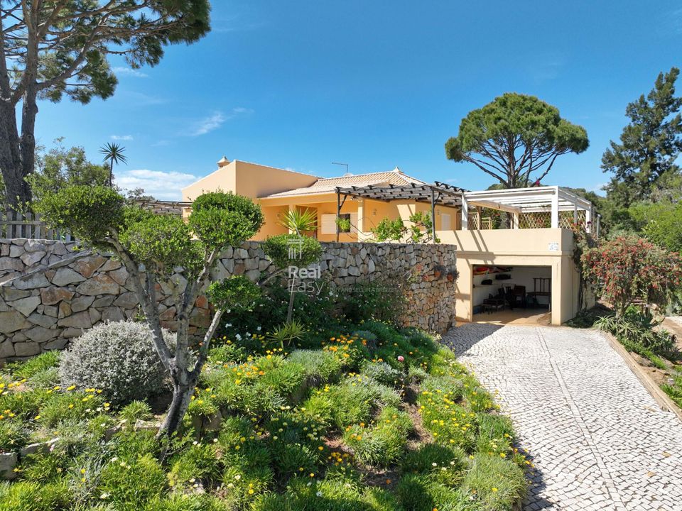 Properties for sale near beach in Portugal | Kyero