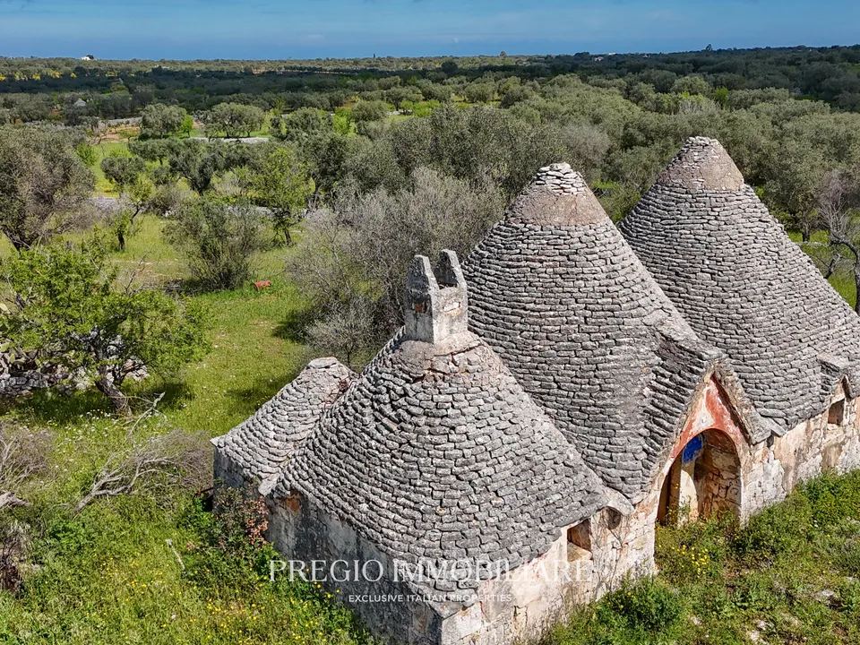 Properties for sale near beach in Italy | Kyero