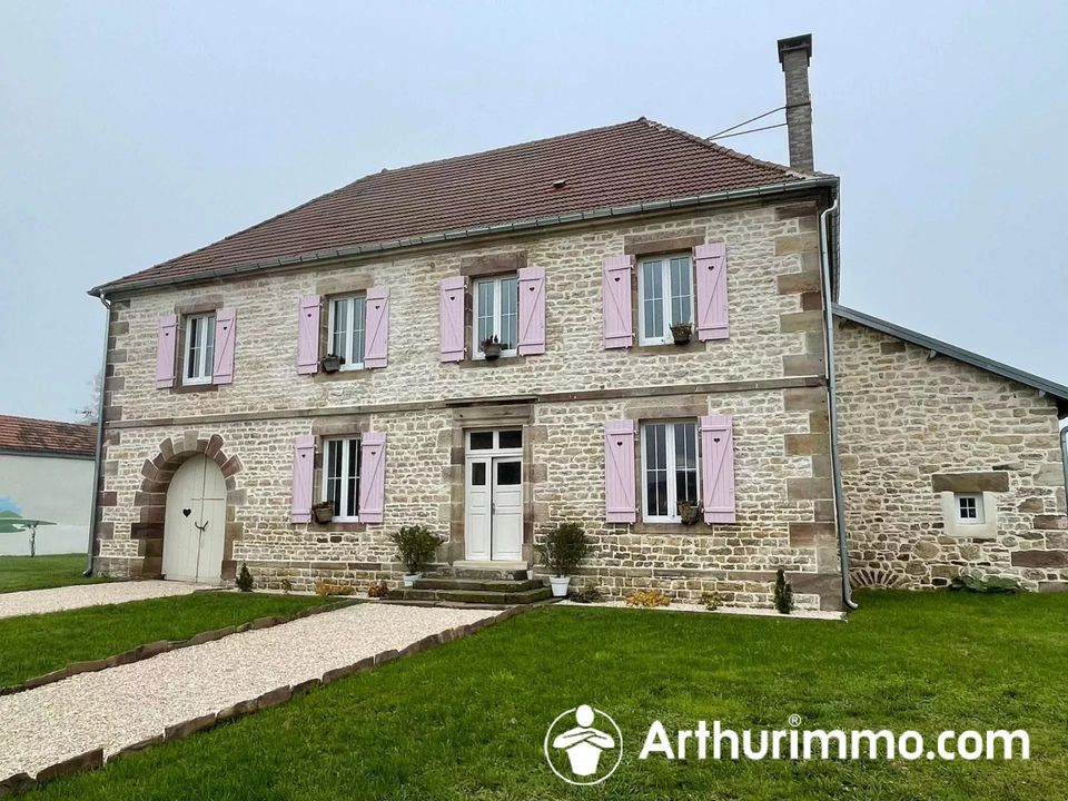 Villas for sale in Sainte-Marie-en-Chaux | Kyero