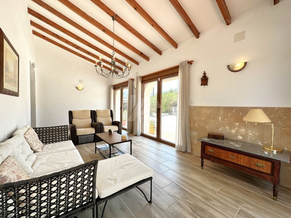 Woningen te koop in Moraira | Kyero
